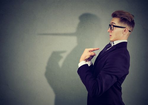 Top 5 Warning Signs of Someone Withholding Information